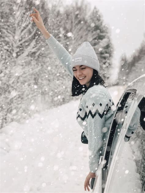 Девушка в машине