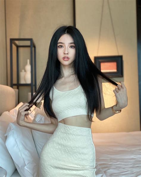 Midriff R Realasians