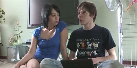 Peppering Brunette Doxy Gets Her Cunt Pounded Hard Missionary Style In