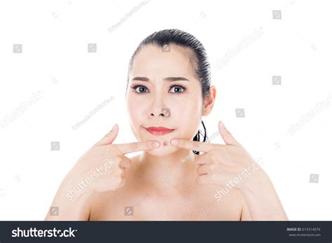 Asian Woman Squeezing Pimples Stock Photo 613314074 Shutterstock