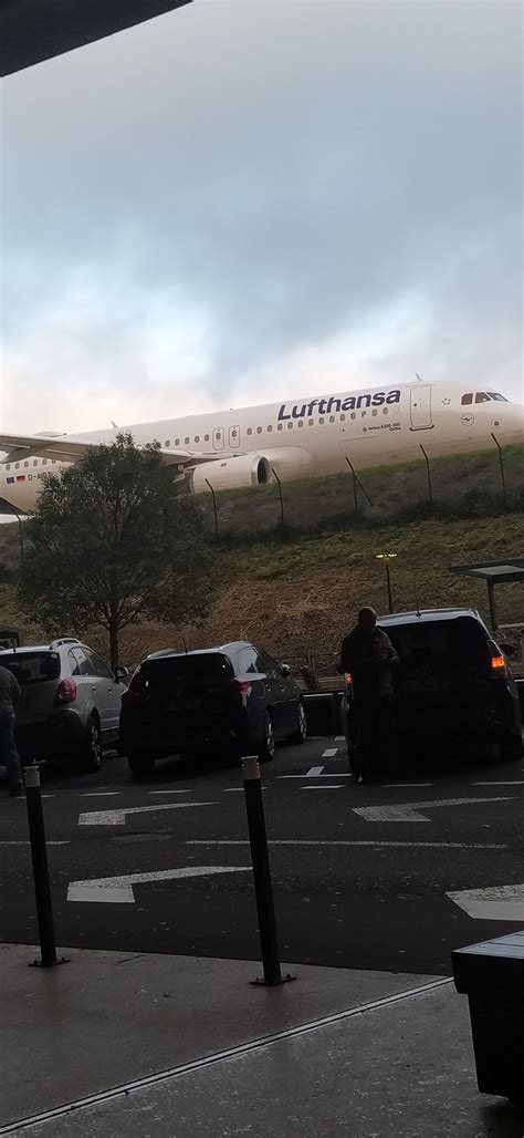 Vtc Taxi Terminal 1 Airport Shuttle Cab