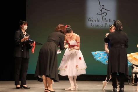 Балетын үндэсний сургуулийн сурагчид Олон улсын уралдаанаас АЛТ МӨНГӨ ХҮРЭЛ медаль хүртлээ