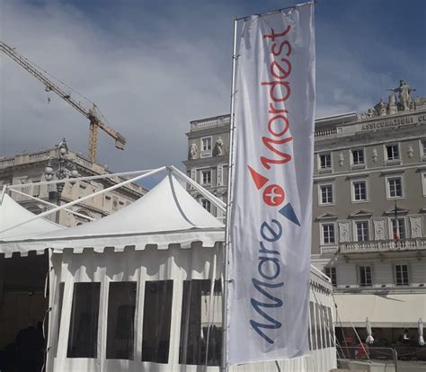 Taglio Del Nastro Per Mare Nordest