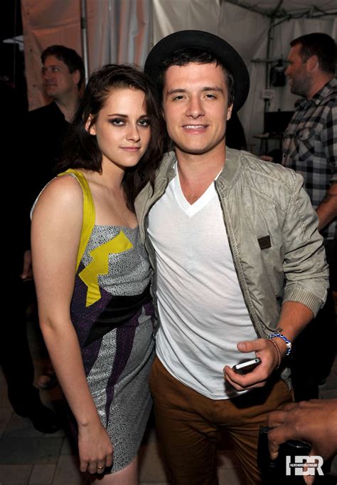 Nuevas Fotos De Josh Hutcherson En El Backstage De Los Mtv Movie Awards