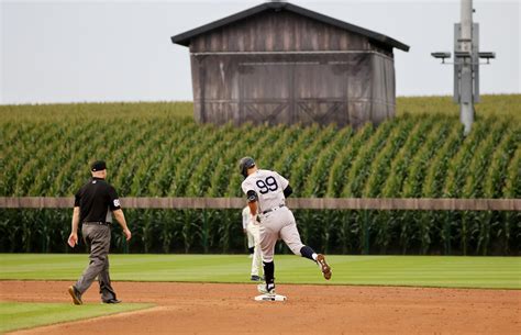 Photos A Look Inside 2021 Mlb Field Of Dreams Game