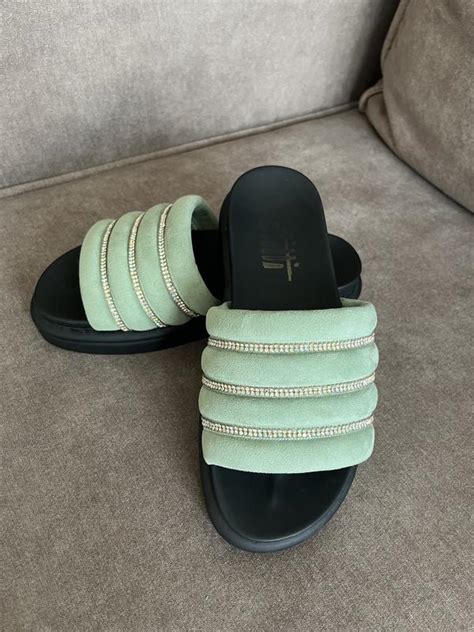 Шльопанці — ціна 360 грн у каталозі Шльопанці Купити жіночі речі за