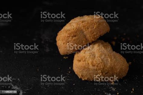 어두운 돌 테이블에 버터 쿠키 평면도 평평한 평 신도 오버 헤드 위에서 텍스트의 붙여넣기 공간을 복사 합니다 0명에 대한 스톡 사진 및 기타 이미지 Istock