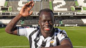 Awer Mabil Cd CastellÓn RenovaciÓn Contrato Las Razones De La