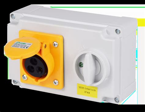 Danson 32a 2pe 110 130v Interlock Switched Socket Ip44