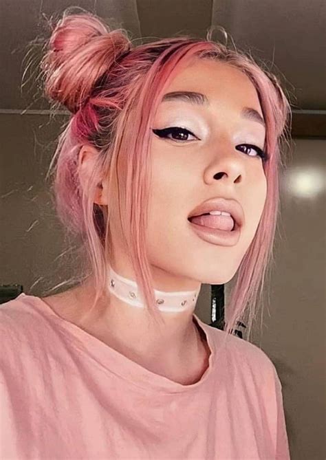 Woww This Is Different Hot Pink Hair Ariana Grande Hot Pink Hair