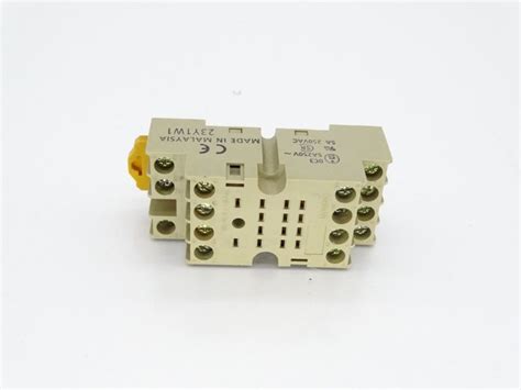 Omron Pyf14a N Relay Socket