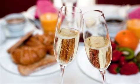 Sunday Champagne Brunch At The Tudor House Lake Arrowhead Communities