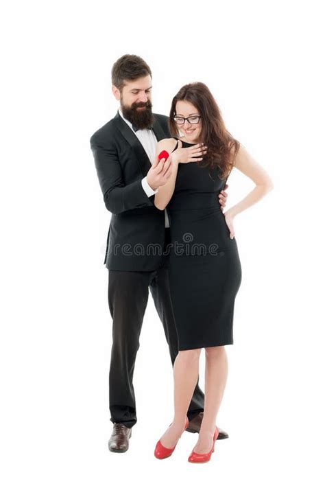 Esperanza Ella Le Gusta El Anillo Oferta Del Concepto De La Boda Oferta Rom Ntica De La Caja