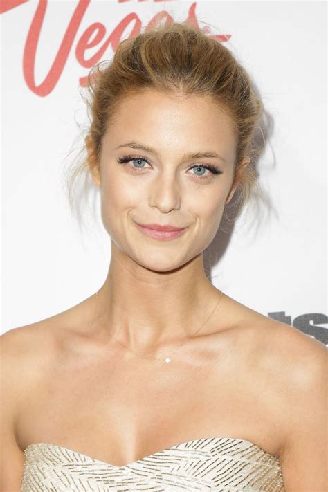 Swimsuits Sports Illustrated Swimsuit Models Si Swimsuit