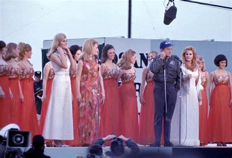 Uso Show With Bob Hope Featuring The Golddiggers And Ann Margret Joey