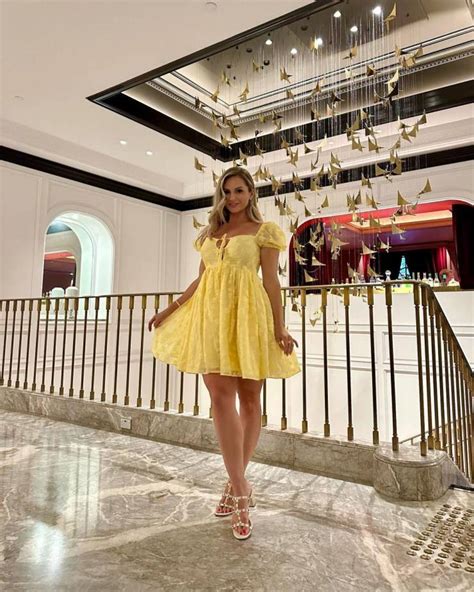 Sexy Chivettes Are Here 47 Pics