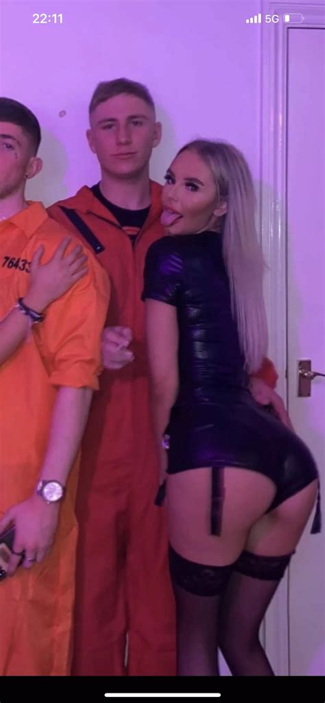 Peach Nudes By Lcarlo