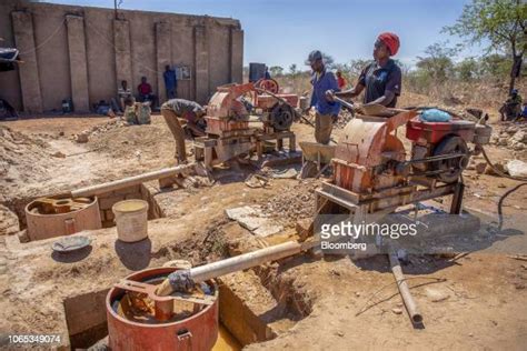 Gold Mining Process Photos And Premium High Res Pictures Getty Images