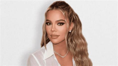 Did Khloe Kardashian Get A New Nose Job Internet Mocks Reality Stars Nasal Deformity In New