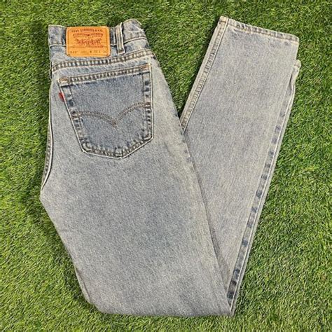 Vintage 90s Levis 512 Slim Fit Tapered Light Wash Denim Jeans 32x34