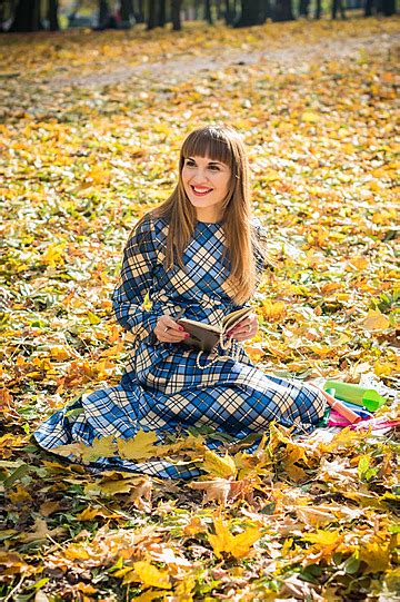 School Tree Background Images Hd Pictures And Wallpaper For Free