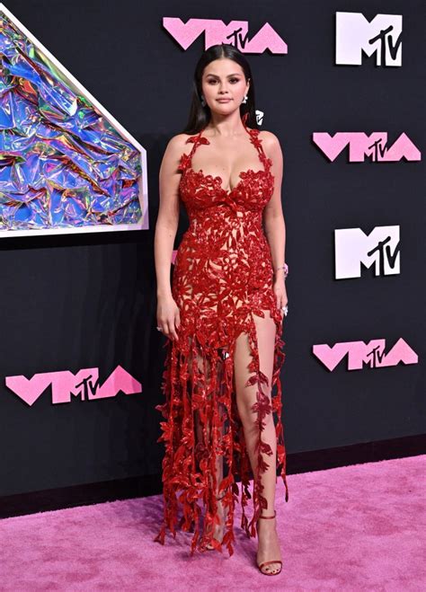 Selena Gomez Mtv 2022 Performance