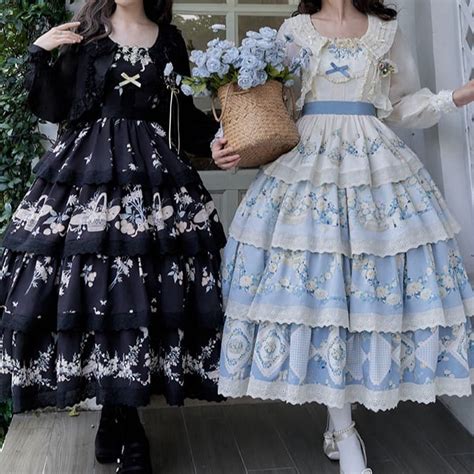 ゴスロリって何？ゴスロリの特徴やミステリアスなおすすめアイテム紹介🖤 Raffiné