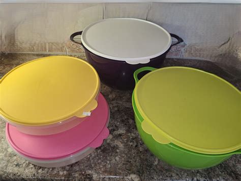 Tupperware Containers Largest Purple Container 14 W Lid 8 T Beck Auctions Inc