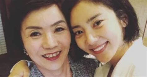 손담비 붕어빵 엄마와 어깨동무 찰칵칠순파티 사랑합니다