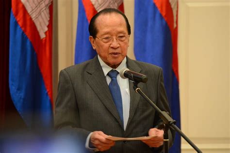 ព្រះមហាក្សត្រ ត្រាស់បង្គាប់ផ្តល់គោរមងារកិត្តិយស នៃរាជបណ្ឌិត្យសភាកម្ពុជា ជូនឯកឧត្តម