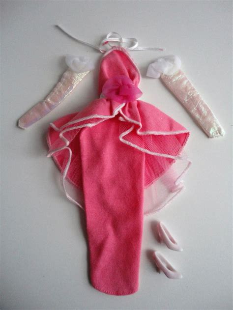 Pin Op Barbie Fashion
