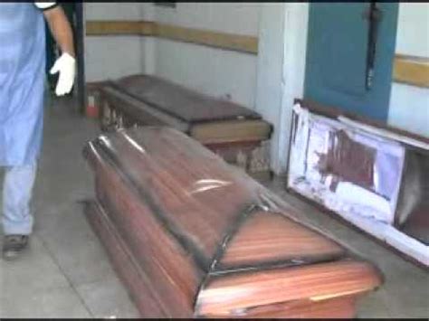 En la morgue, ¡No caben los cadáveres! - YouTube