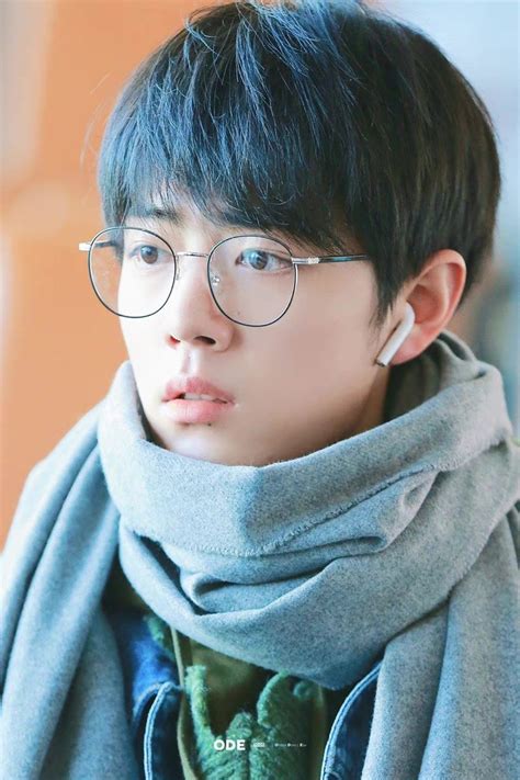 Xiao Zhan ~ 180130 Body Reference Poses Animation Art Character Design Body Reference