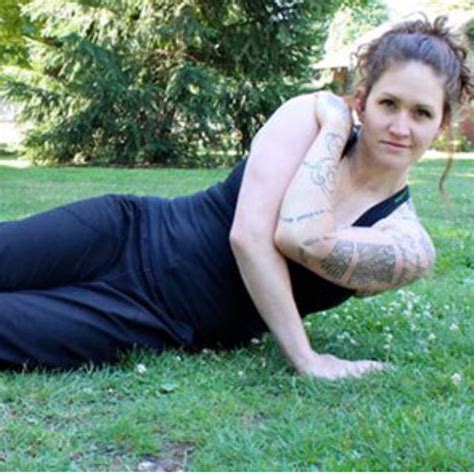 Side Lying Tricep Push Up By Kerry M Exercise How To Skimble