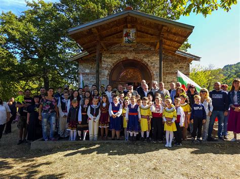 Село Костенец се сдоби с нов храм посветен на свети Георги Победоносец