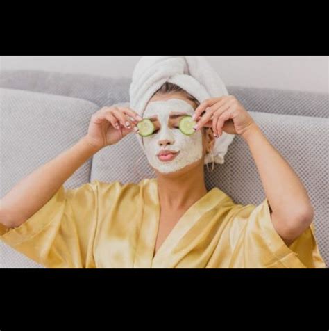 Трябва да ги опитате това лято Топ 3 домашни маски за перфектно лице без бръчки За Жената