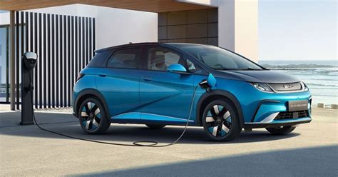 ส่องข้อดี ข้อเสีย “รถยนต์ไฟฟ้า” ขับลุยน้ำท่วมได้นานแค่ไหน ควรดูแลแบตเตอรีอย่างไร 24carfix