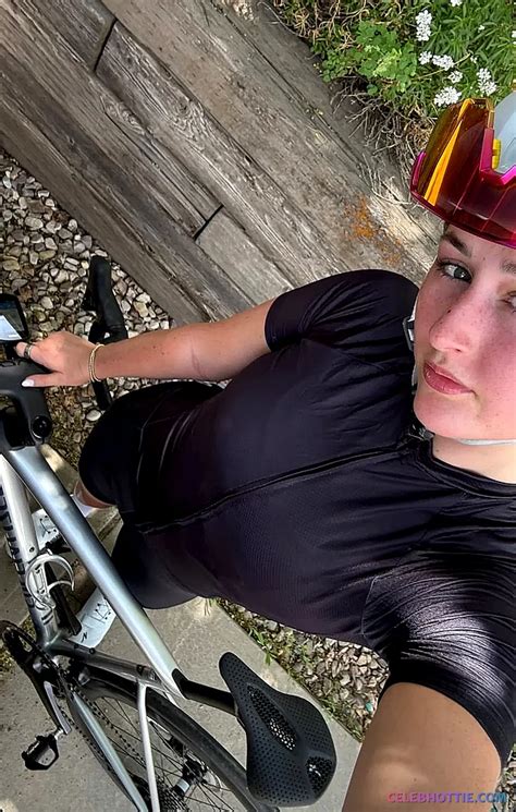 Lia Block Celeb Hottie Gallery