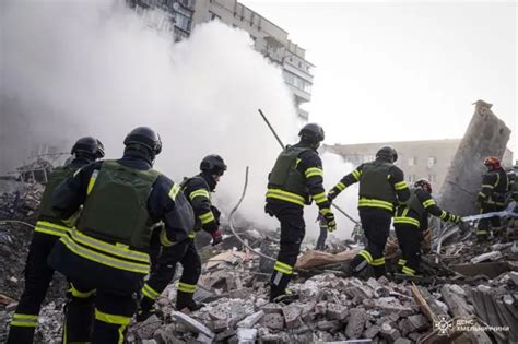 Ракети вдарили по Києву Львову і Стрию було чути вибухи масована атака Росії з Ту 95 і