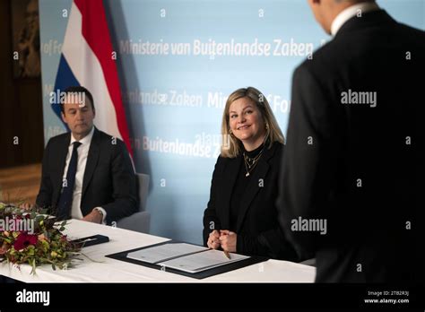 The Hague Geoffrey Van Leeuwen And Liesje Schreinemacher During The Transfer At The Ministry