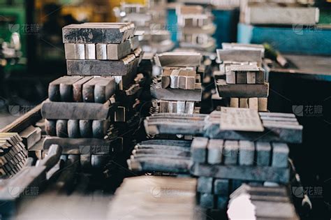 不同厚度的金属块