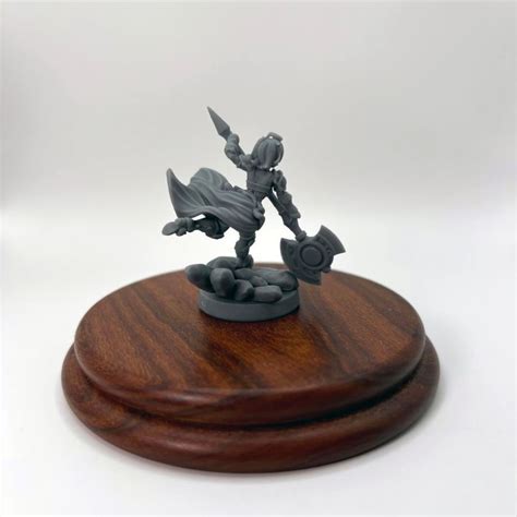 3d Printable Valian The Zealot By Lpomc