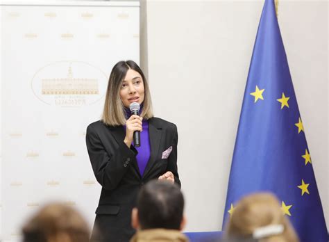 თბილისის საკრებულოში სტუდენტებთან შეხვედრა გაიმართა Kvira Ge