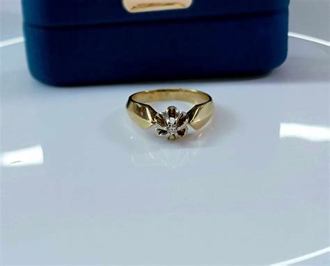 ოქროს ნივთები ეკა ბიძინაშვილი ბეჭედი ბრილიანტით