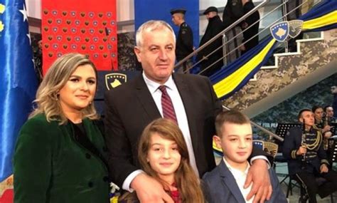 Rrustem Berisha 100 Për Fëmijët Dhe Familjet Në Kosovë Gazeta Online Insajderi