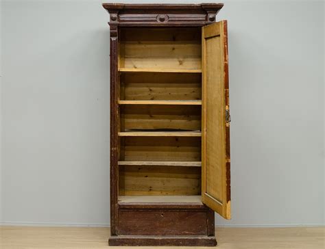 Старинный бельевой шкаф артикул ШК 6167 купить в Санкт Петербурге