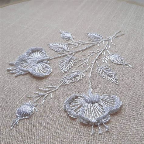 Pin By Isaura Alves On Bordado Embroidery Flowers Pattern Fabric