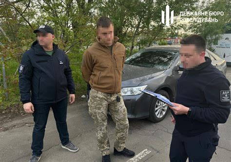 В Одесі начальник військового підрозділу за 9 тисяч доларів обіцяв оформити документи про
