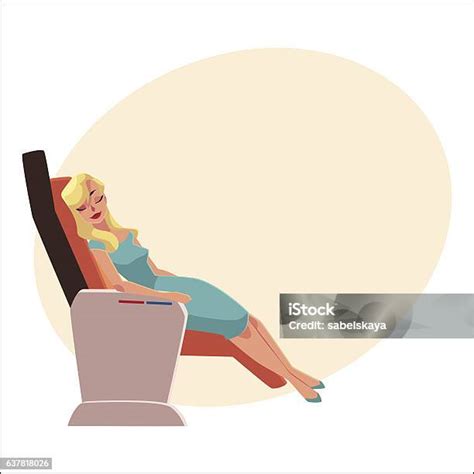 아름다운 금발의 여자 자 서 비행기 비즈니스 클래스 좌석 비행기에 대한 스톡 벡터 아트 및 기타 이미지 비행기 항공기 좌석