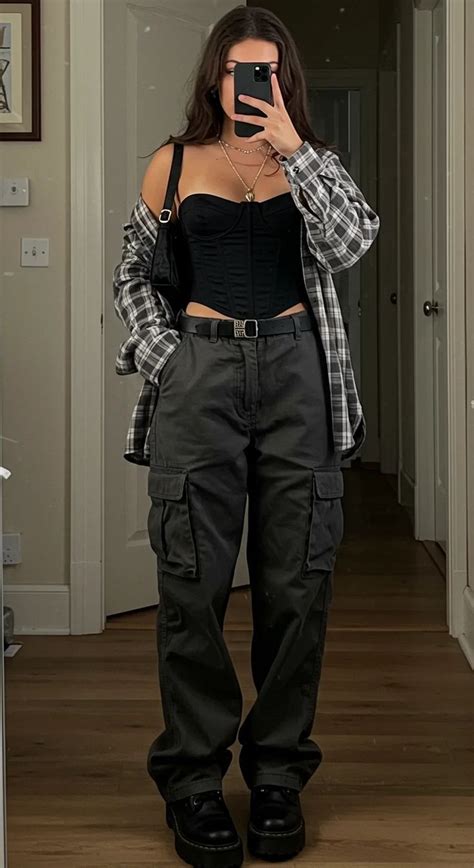 20 Grunge Outfits For That Rebellious Vibe Mrs And The Miscellaneous